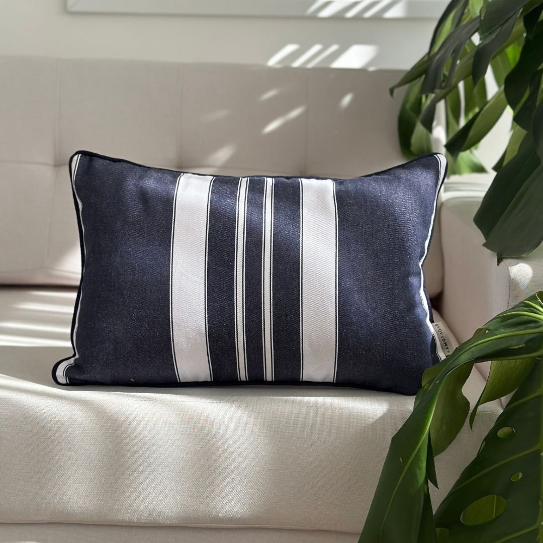 Confira Capa Almofada Jeans Entreposto Lista Azul 45x30